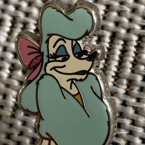 Disney | Jewelry | Disney Soda Fountain Georgette Le 40 Ptd Pin Trader ...